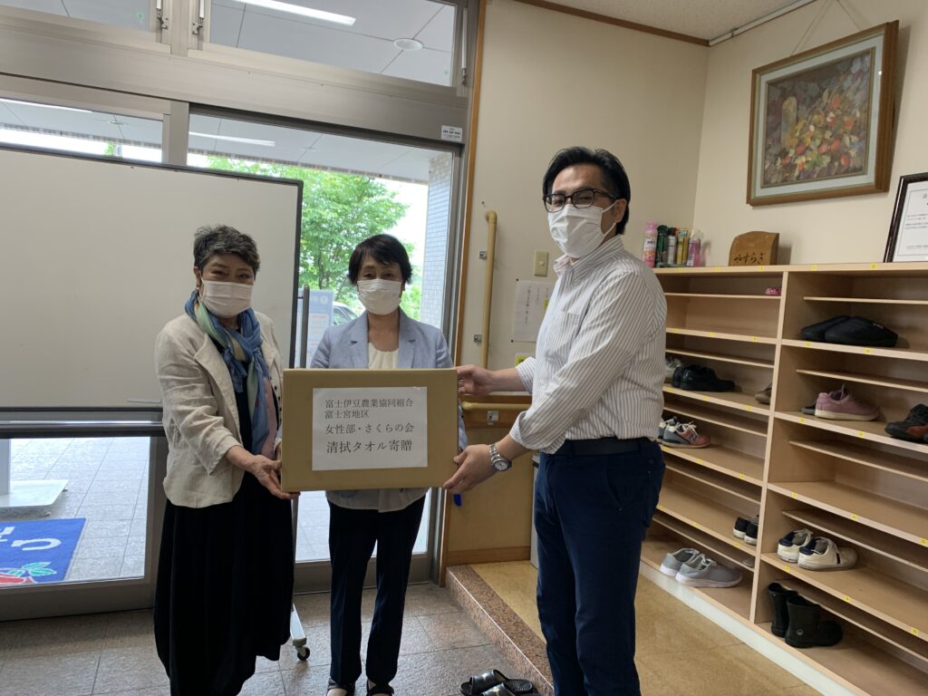 JAふじ伊豆 女性部さくらの会様より清拭タオルを贈呈いただきました | 富士宮市で介護・福祉事業に取り組む社会福祉法人岳南厚生会
